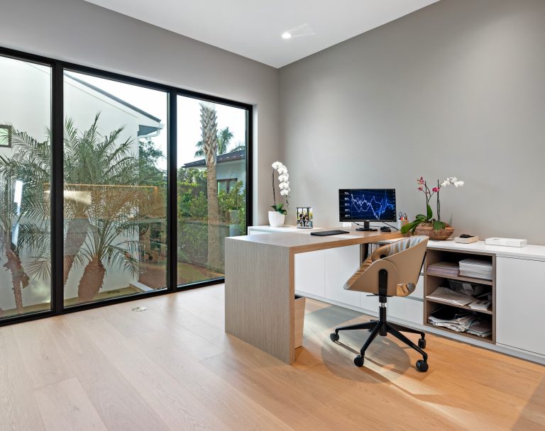 The Ideal Home Office: How Your Windows Impact Focus and Wellbeing | ES ...